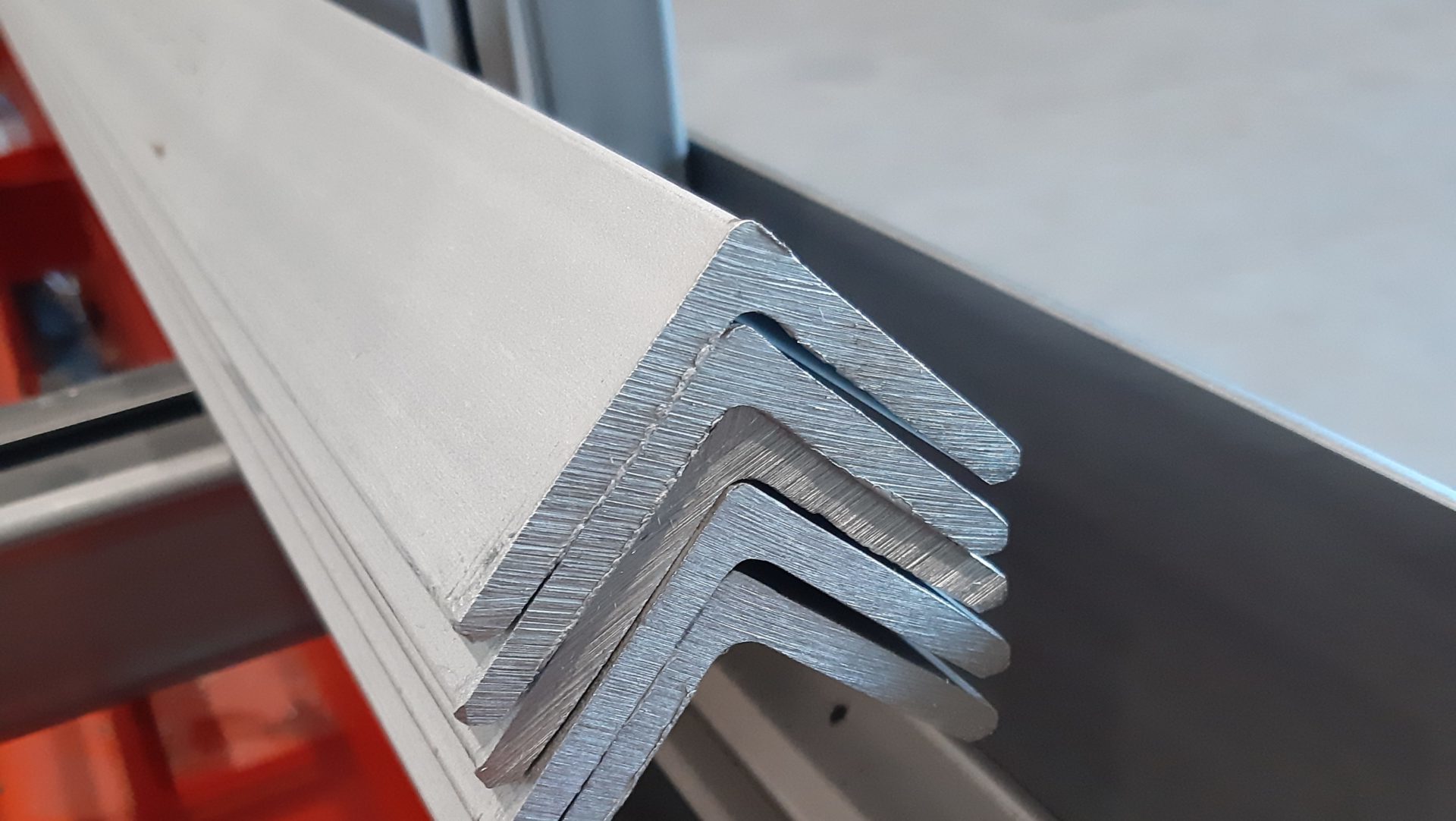 Rustfritt vinkelstål